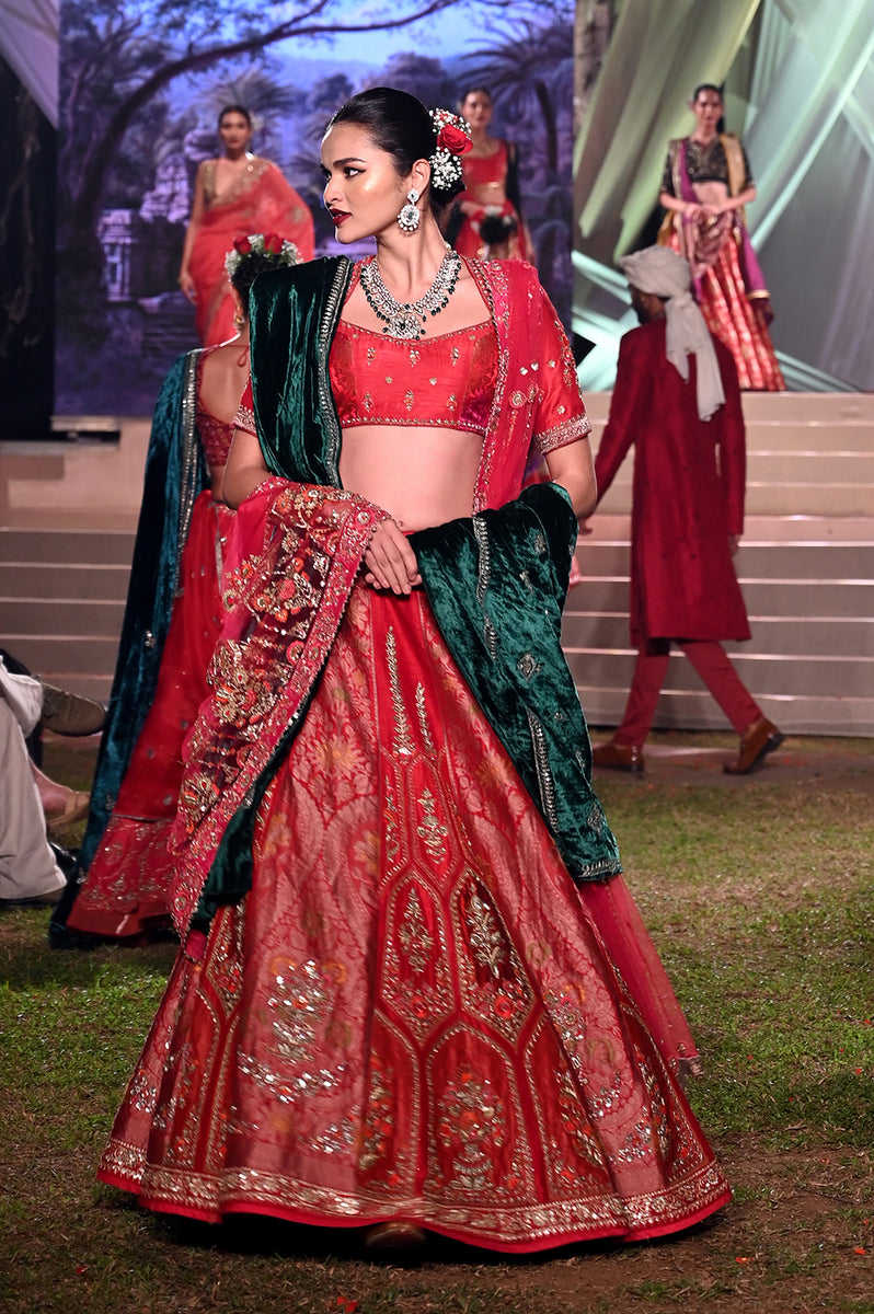 EMERALD GREEN VELVET EMBROIDERED DUSHALA (DUS-93) – Anju Modi